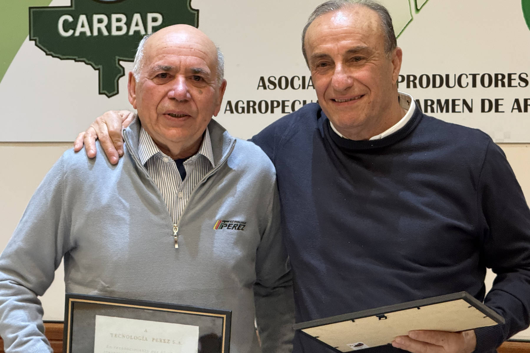 APACA homenajeó a Pérez y Juri por su aporte al agro - Noticias de Campo